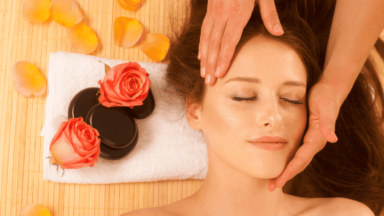 9 Manfaat Totok Wajah untuk Dapatkan Kulit Glowing Tanpa Pori-Pori!